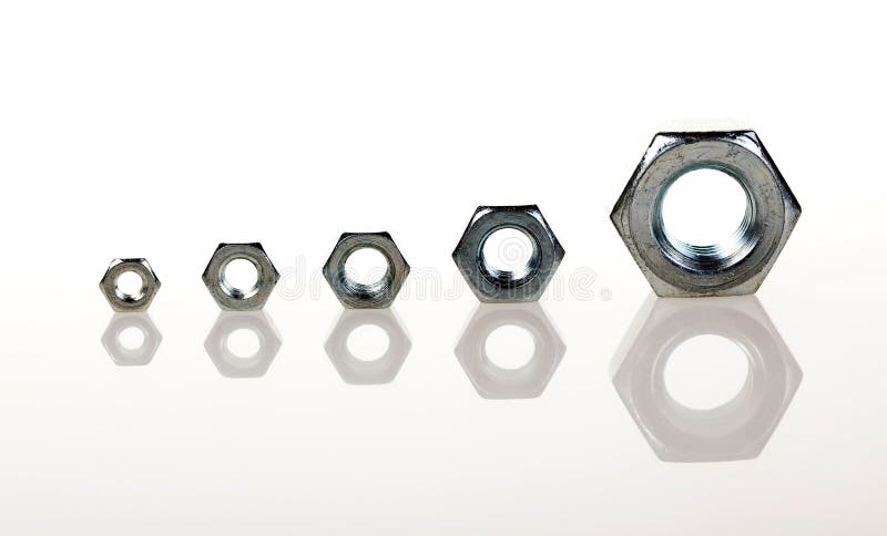 Schrauben Und Muttern in Einer Reihe Stockfoto - Bild von metall ...