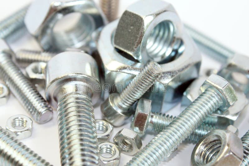 Schrauben und Muttern stockbild. Bild von metall, eisen - 6043509