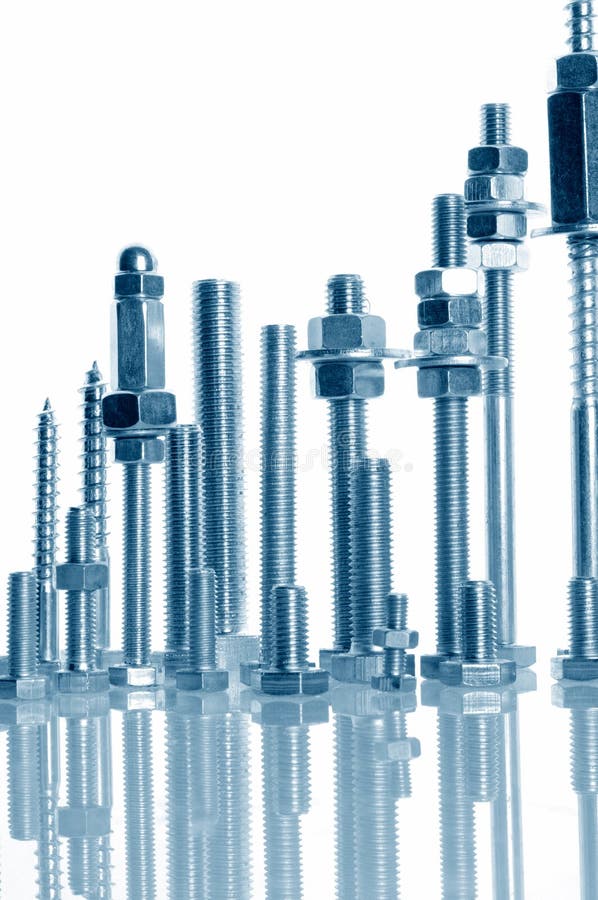 Schrauben und Muttern stockbild. Bild von metall, spannen - 8100277