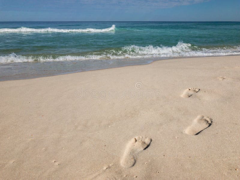 Schritte auf dem Strand stockbild. Bild von druck, jobstep - 94814899