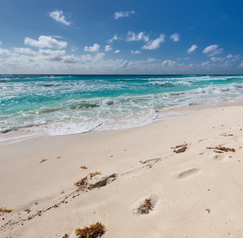 Schritte am Strand stockfoto. Bild von insel, systemabsturz - 190338832