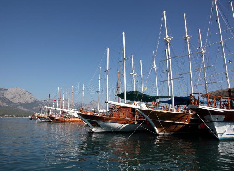 Żeglowanie Statki Na Morzu Bałtyckim W Rostock Obraz Stock - Obraz ...