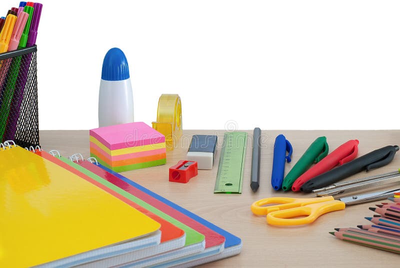 Schulbedarf Auf Schreibtisch Stockbild - Bild von sachkenntnis, schule ...