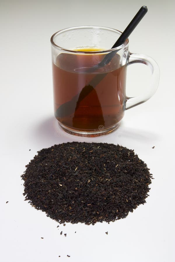 Schwarzer Tee stockbild. Bild von nahrung, glas, aroma - 82284235