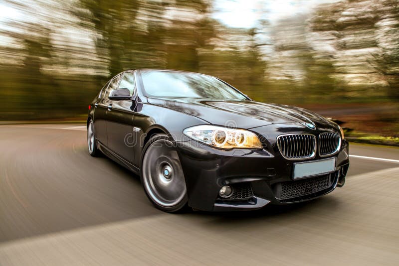 Schwarzes Luxusauto stockbild. Bild von automobil, mode - 29036755