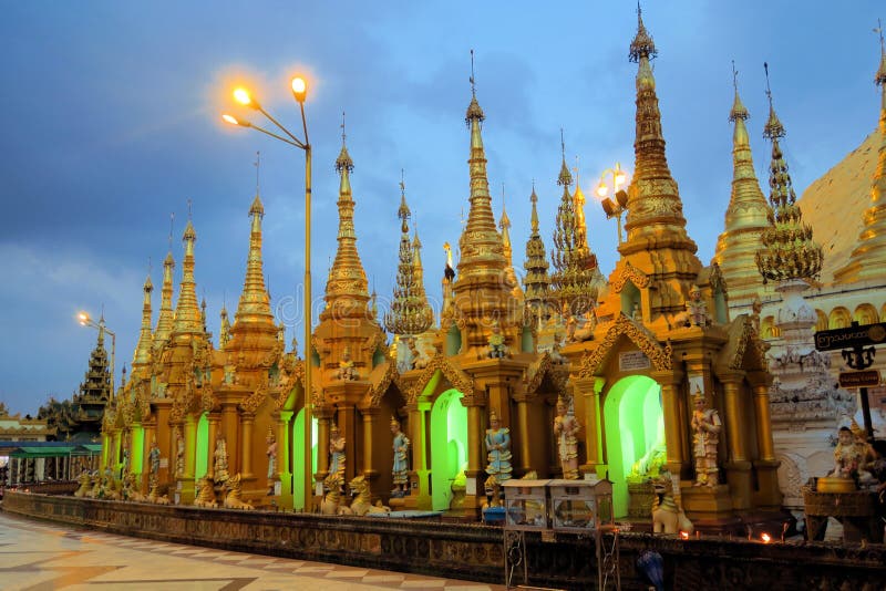 Heilige Boeddhistische Maha Bodhi-boom, Sri Lanka Stock Foto - Image of ...