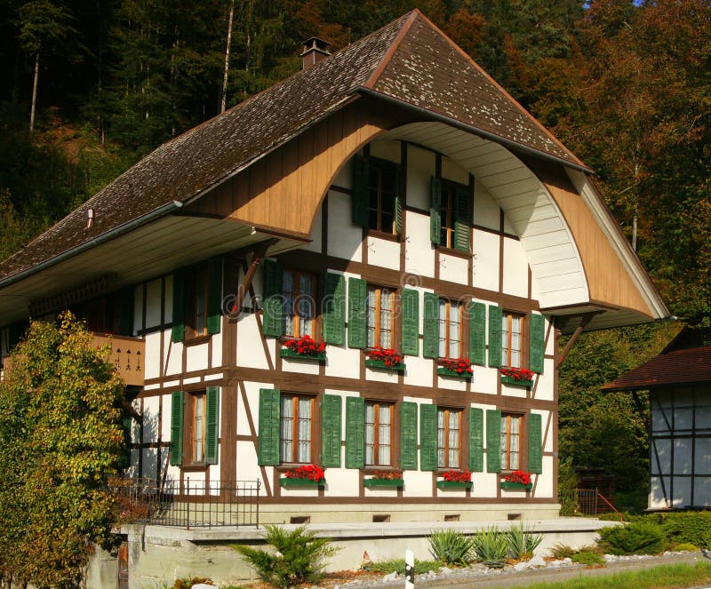 Schweizer Bauernhaus stockfoto. Bild von käse, gestaltet - 21684472