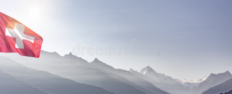 Schweizer Flagge In Den Bergen Stockbild - Bild von wandern, alpen ...