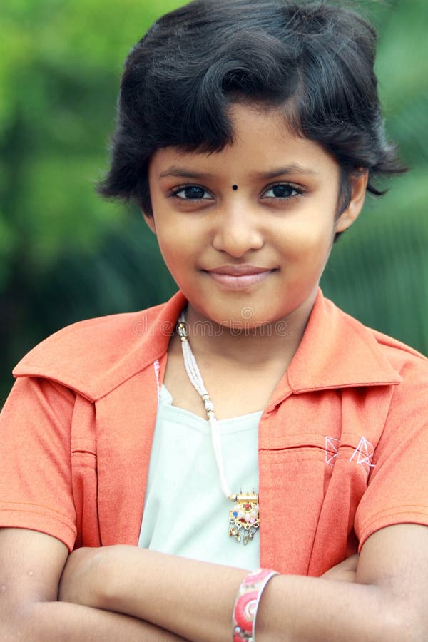 Schönes Indisches Jugendlich Mädchen Stockbild - Bild von asiatisch, haltung: 16074601