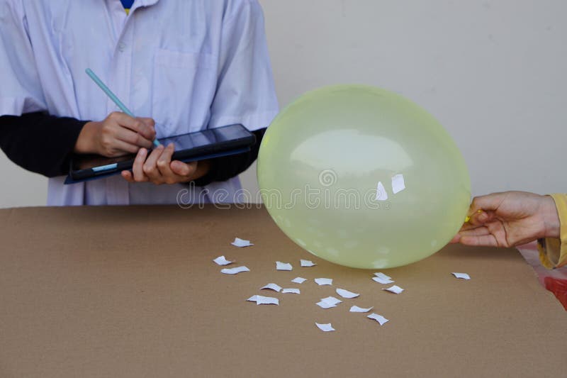 Science Experiment about Static Electricty Stock Photo - Image of ...