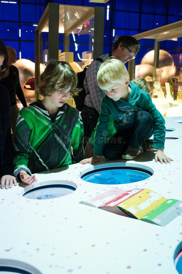 Science museum, London, UK editorial image. Image of museum - 53494065