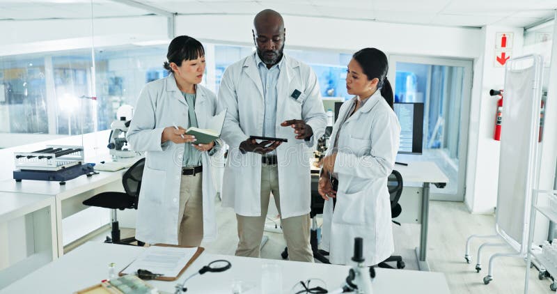 Science, People and Tablet in Lab for Advice, Brainstorming and Innovation for Medicine ...