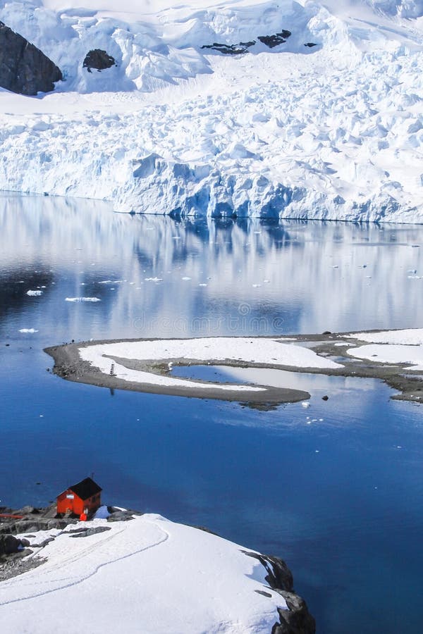 Science Station stock photo. Image of antarctic, glacier - 73571070