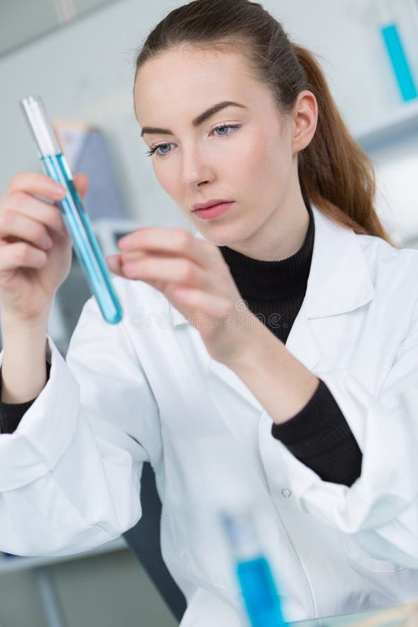 Science Student Using Pipette in Lab at University Stock Image - Image ...