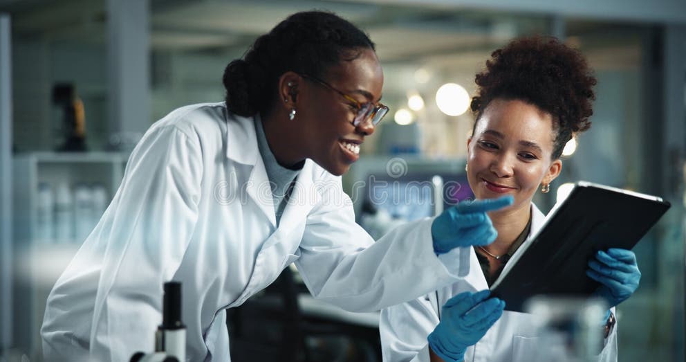 Science, Women and Tablet in Lab for Advice, Positive Feedback or ...