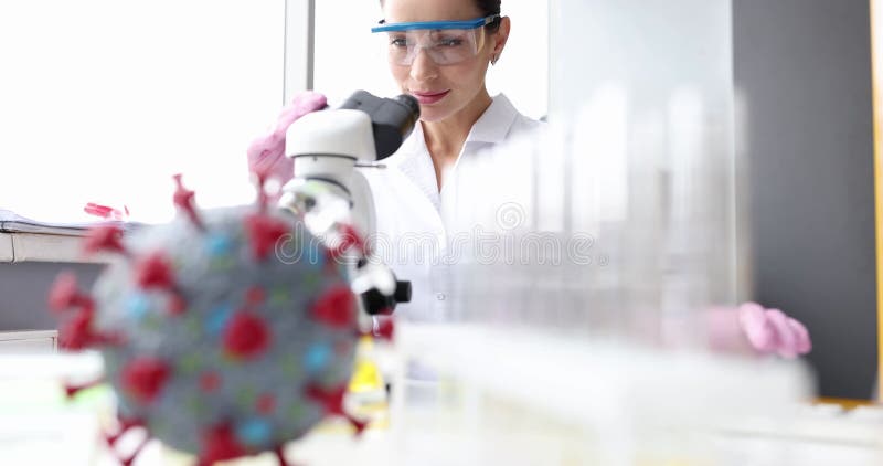 Laboratory Microscope Lens and Modern Microscopes in Laboratory Stock ...