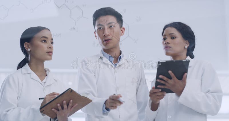 Scientists Analyzing Chemical Compound Change, Molecule Reactions on ...