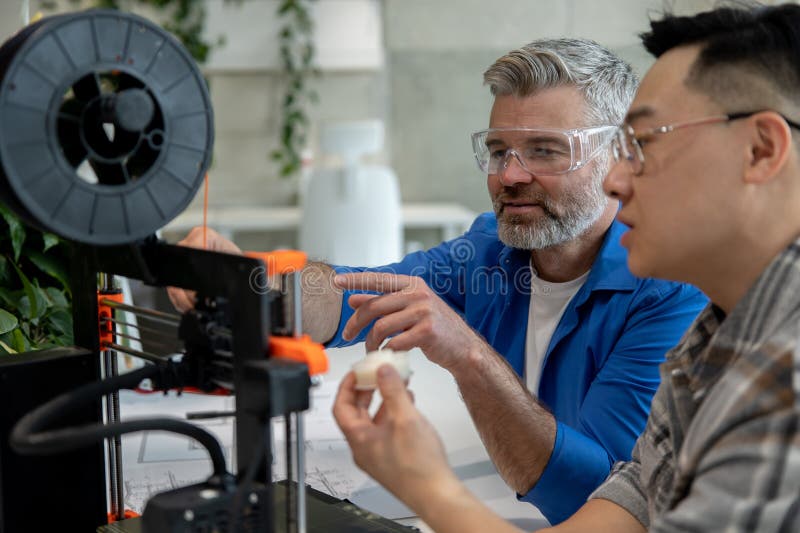 Scientists Involved in Setting Up and Developing 3D Printers in the ...