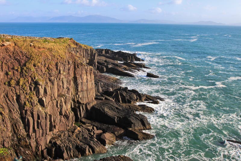 Scogliere Del Dingle in Irlanda. Immagine Stock - Immagine di montagna ...