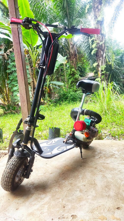 Scooter Engine Goped for Everyone in Time Editorial Photography - Image ...