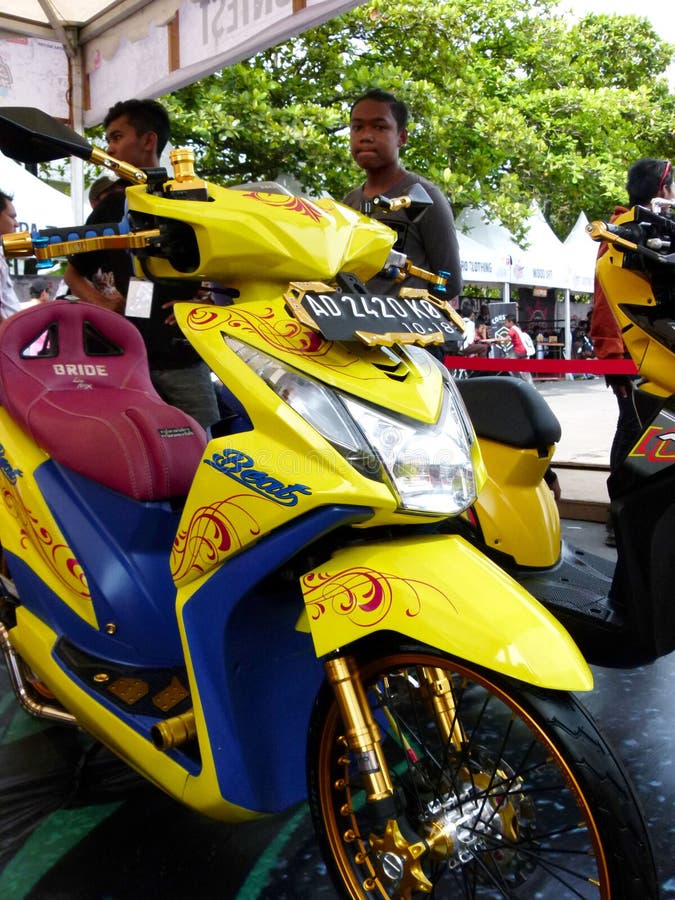 350 Scooter Modified Stock Photos - Free & Royalty-Free Stock Photos ...