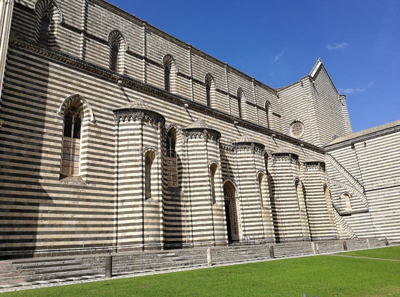 Scorcio Laterale Del Duomo Di Orvieto Editorial Photo - Image of marble ...