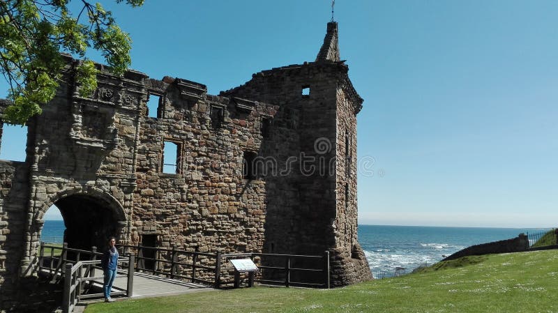 Scotland church editorial image. Image of castle, ruins - 77667380