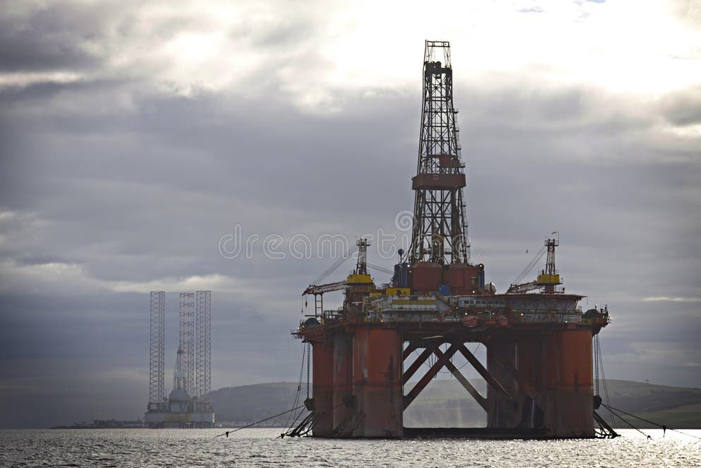 Scotland: Oil rig stock photo. Image of fjord, cloudy - 21250524
