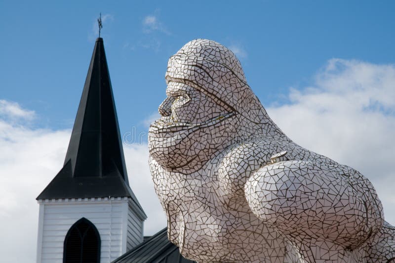 Scott Memorial at Cardiff Bay Editorial Photography - Image of cardiff ...