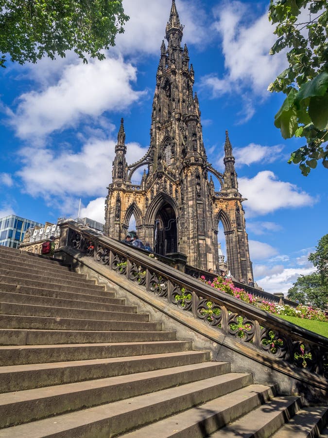 Scott Monument, Edinburgh editorial photography. Image of design - 98258577