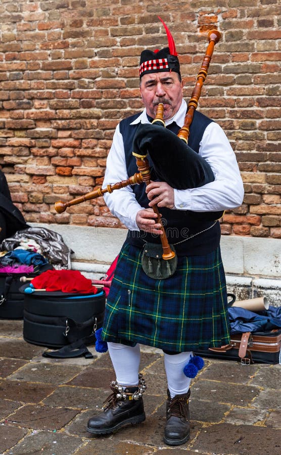 Burns Night editorial photo. Image of club, famous, bagpipes - 29763296