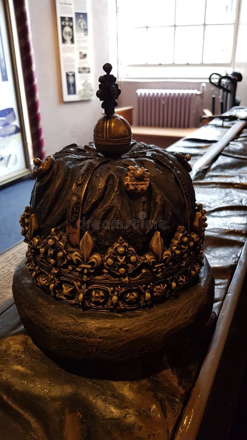 Scottish crown editorial stock photo. Image of queen - 124211273