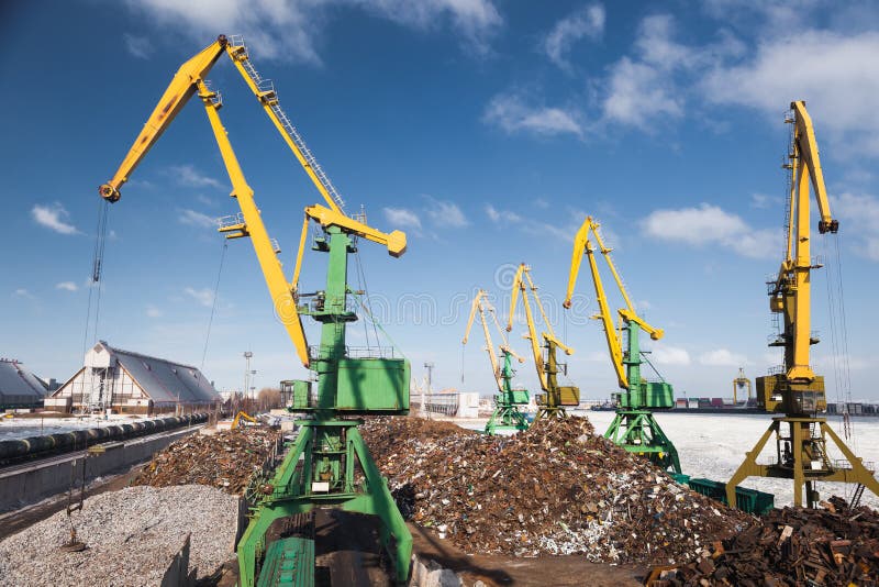 Ship loads scrap metal editorial stock image. Image of scenery - 13670009