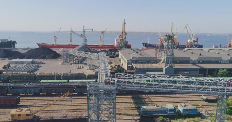 Scraper Conveyors in the Port, Grain Transportation by Conveyor Stock ...