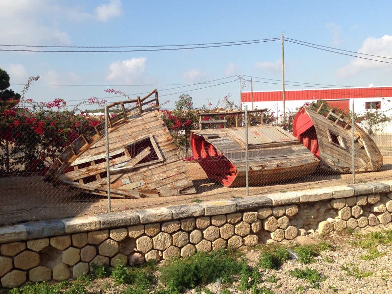 Scrapped ship stock photo. Image of broken, boat, abandoned - 74430662