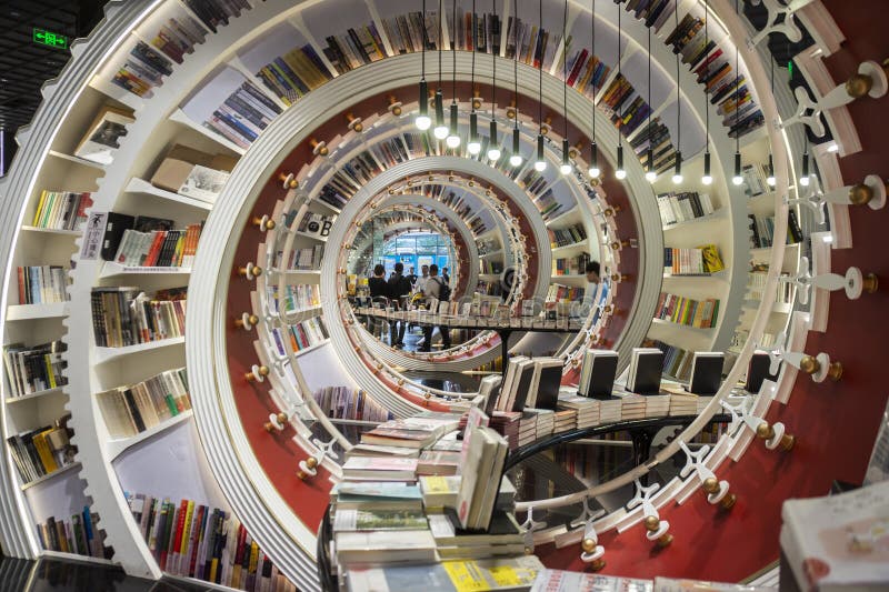 The screw-shaped bookshelf editorial photography. Image of skyscraper ...