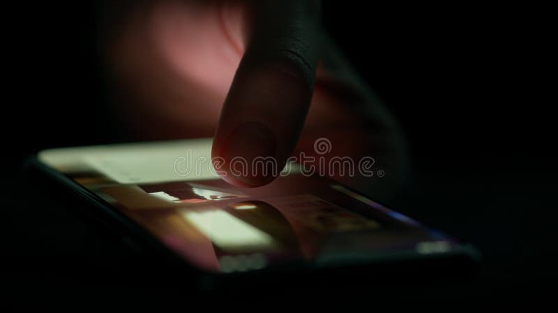 Scroll through the Photo Gallery on Your Smartphone in the Dark with ...