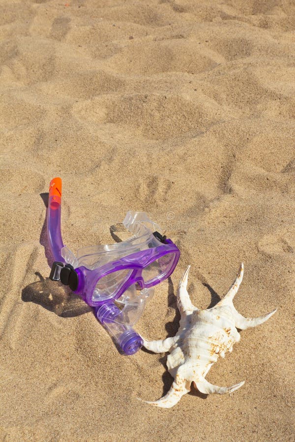 Scuba mask on the sand stock image. Image of blue, hawaii - 32040727