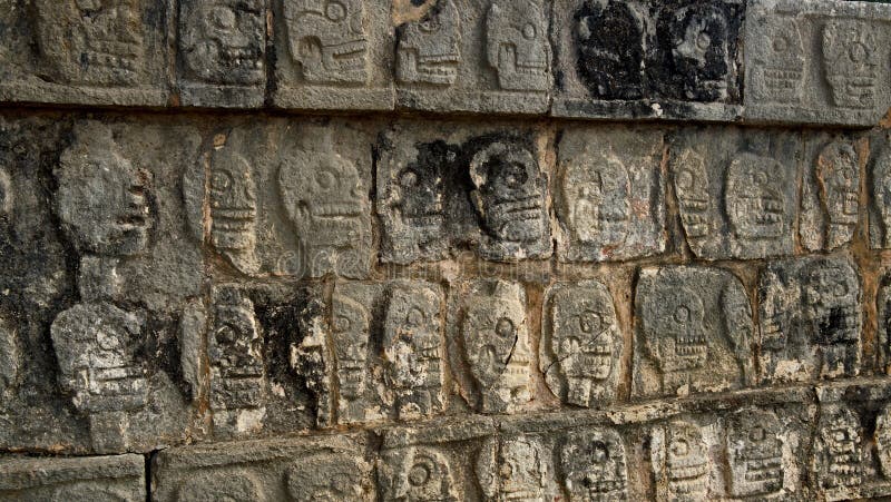 Scull Que Talla En Una Pared Foto de archivo - Imagen de templo ...