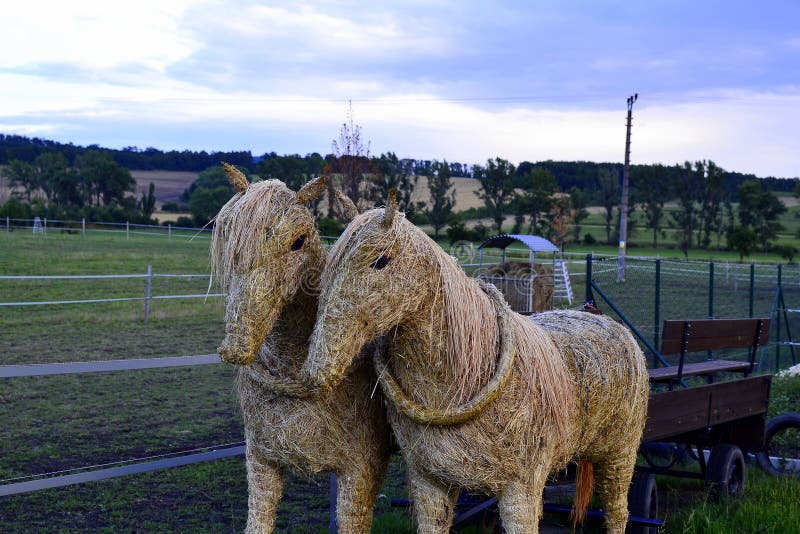 Sculpture De Cheval En Paille Image stock - Image du corral, sculpture ...