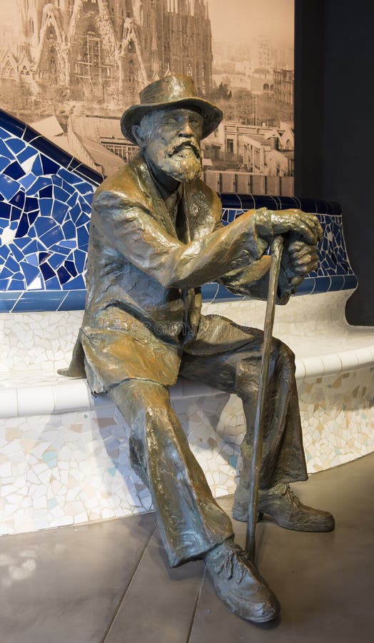 Sculpture Par Antonio Gaudi Image éditorial - Image du barcelone ...