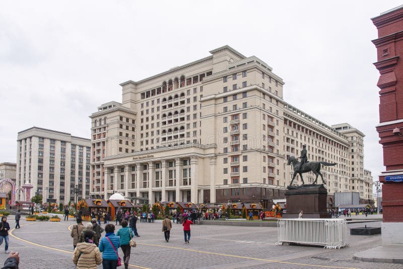 The Sculpture in Red Square, Moscow Editorial Stock Photo - Image of ...