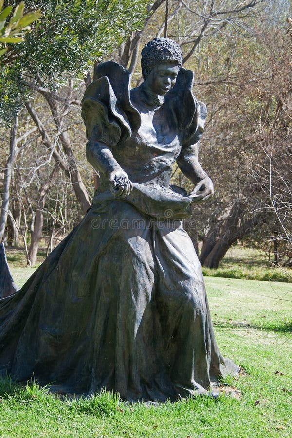 Sculpture, Statue, Tree, Monument Picture. Image: 119767057