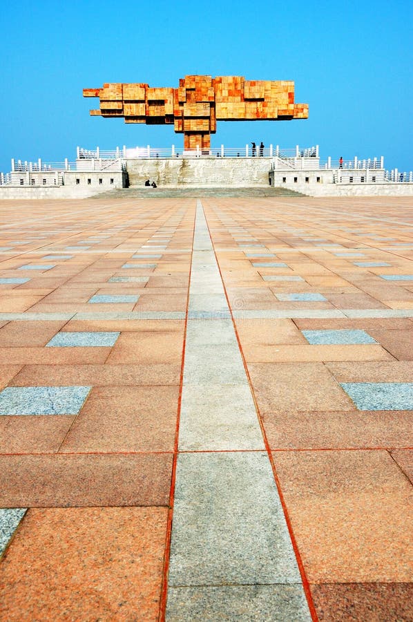 Sculpture in Urban Public Square Editorial Stock Image - Image of ...