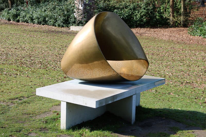 Sculptured Art editorial image. Image of bill, sculpture - 68925505