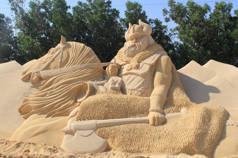 Sculptures Made of Sand for Famous Historical and Ancient Figures ...