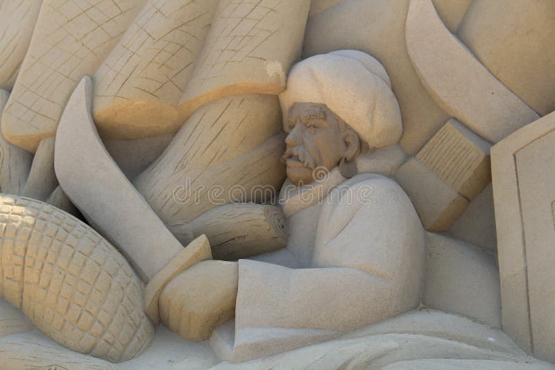 Sculptures Made of Sand for Famous Historical and Ancient Figures ...