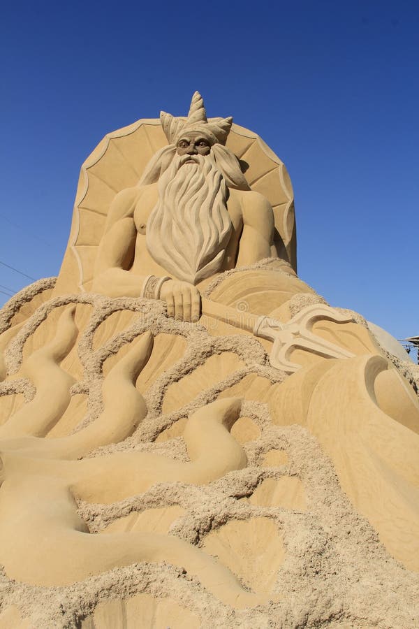 Sculptures Made of Sand for Famous Historical and Ancient Figures ...