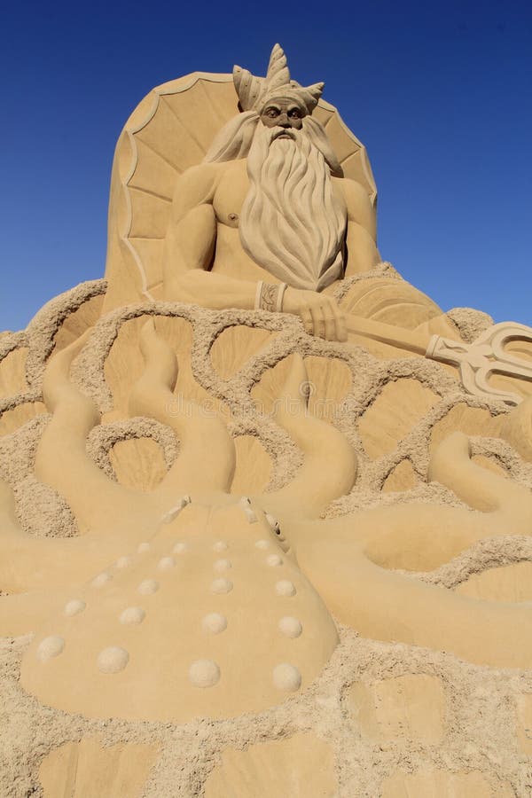 Sculptures Made of Sand for Famous Historical and Ancient Figures ...