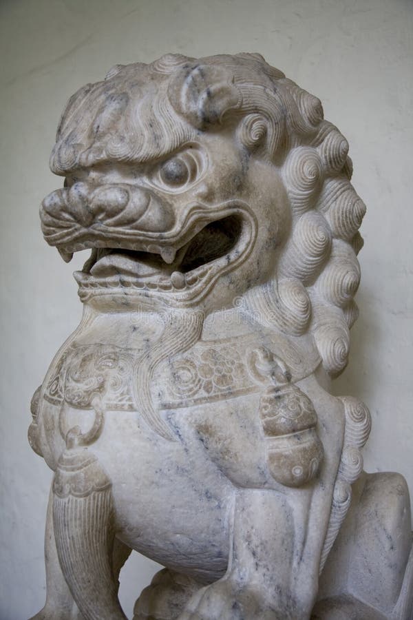 Scultura Del Tempiale Del Cane Di Foo Immagine Stock - Immagine di ...